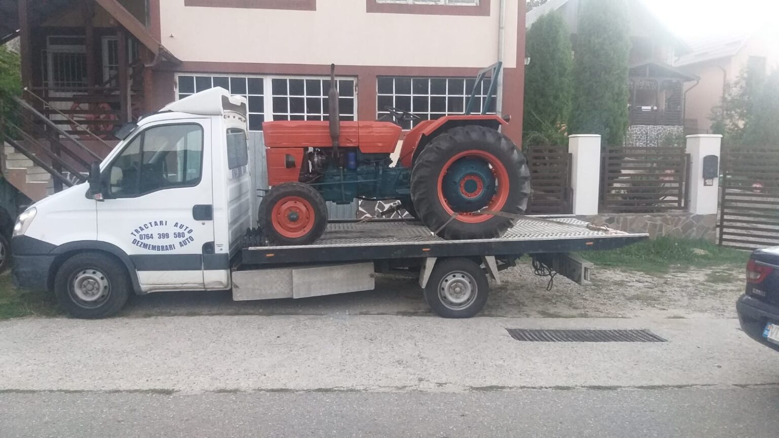 Tractari auto platforma Valcea – tractariautononstop.ro